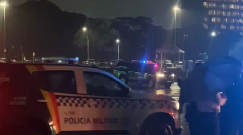 Vídeo mostra momento em que homem-bomba explode em frente ao STF ...