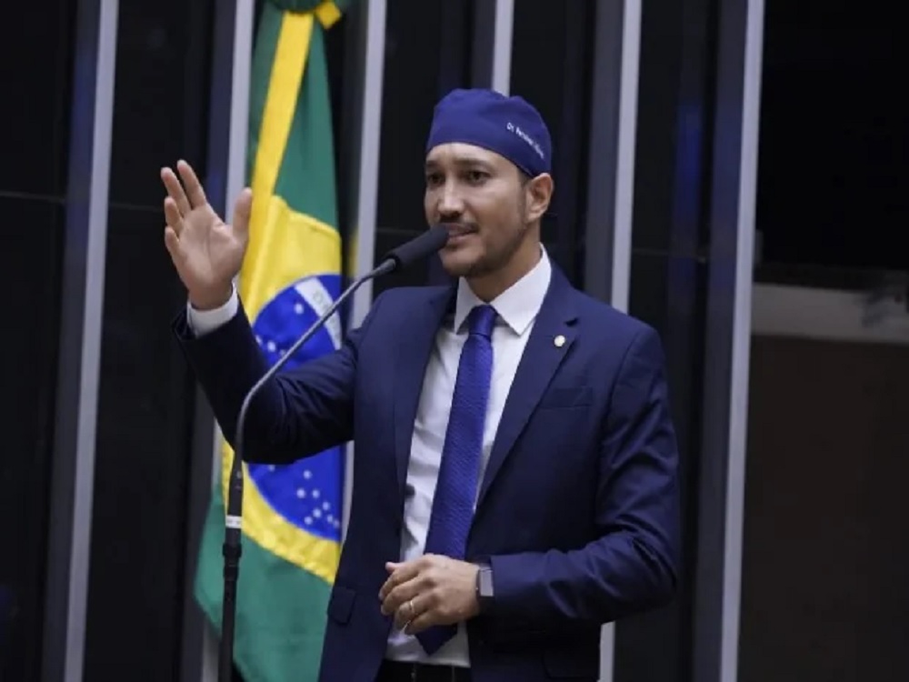 PROTEÇÃO – Lei do Deputado Fernando Máximo autoriza meninas a portarem ...